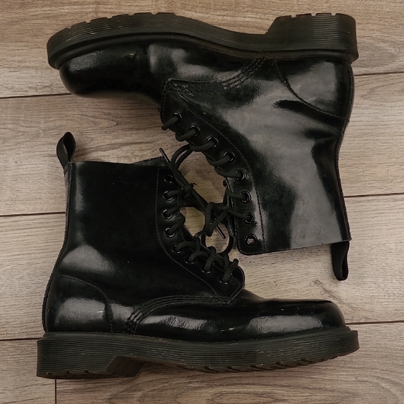 Dr. Martens | Shoes | Dr Martens Pascal Black Patent Leather Sz 7 L ...